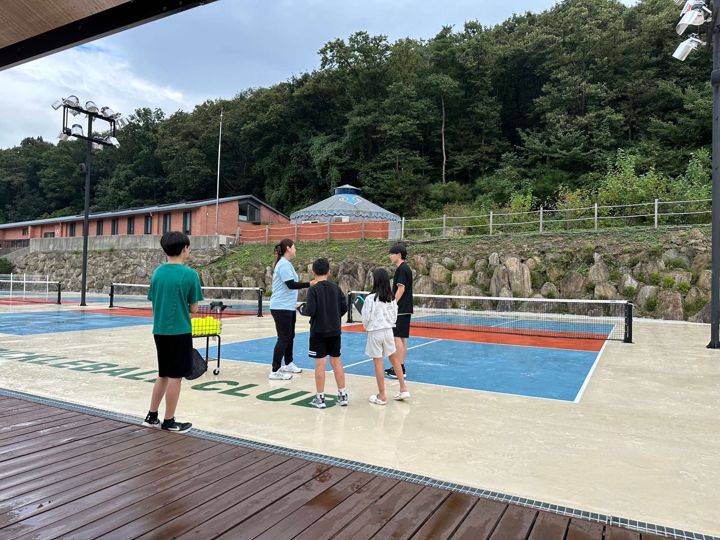 어제 남양주 비스타밸리에서 맘먹고 아이들 피클볼 체험 레슨을 진행했습니다 | CameraFi Studio
