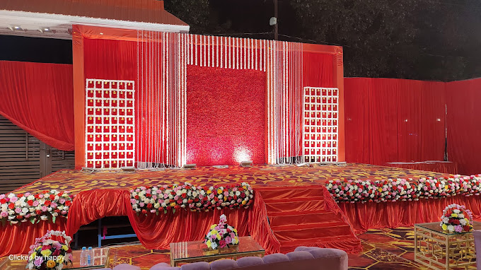 Elfin lawn in Lucknow