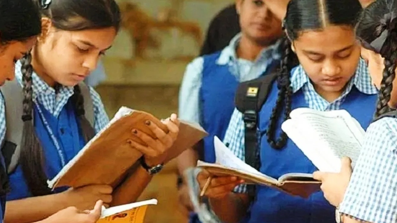 CG School Timing Change: प्रदेश के छात्रों के लिए राहत भरी खबर, सभी स्कूलों के संचालन का समय ...