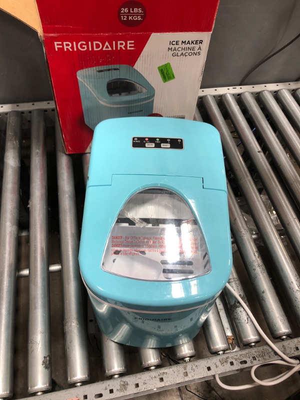 Frigidaire EFIC108-BLUE Counter-top Portable, Compact Ice Maker, Blue ...