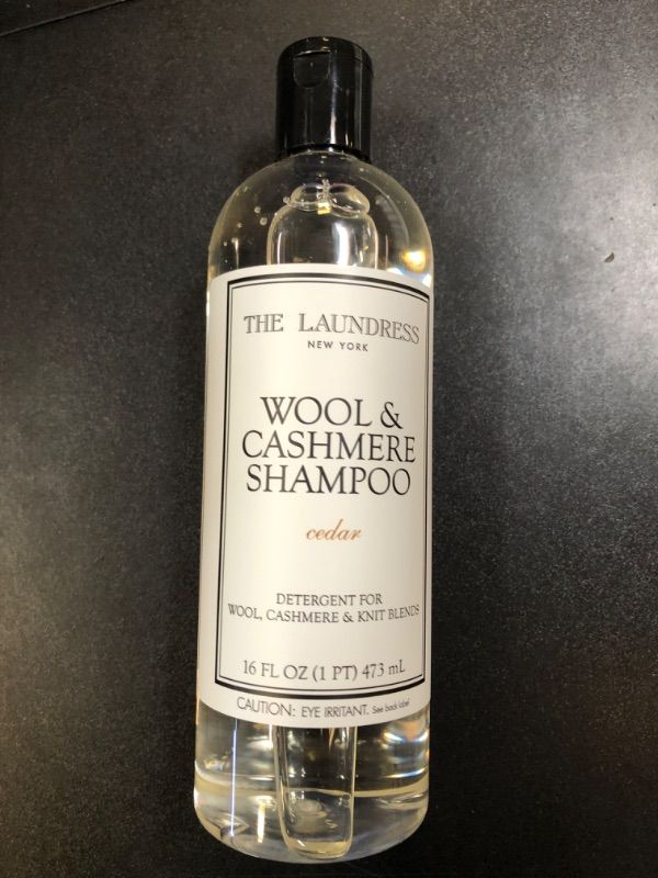 The Laundress Wool & Cashmere Shampoo, Double Concentrated, Cedar Scent ...