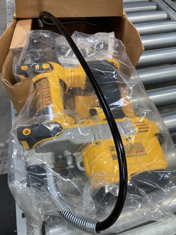 DEWALT 20V MAX Grease Gun, Cordless, 42” Long Hose, 10,000 PSI, Variable Speed Triggers, Bare ...
