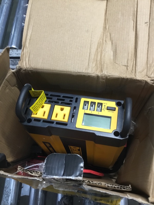 Dewalt Dxaepi1000 Power Inverter 1000w Car Converter With Lcd Display