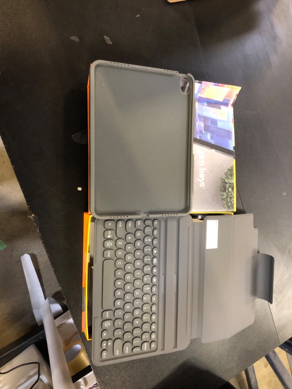 ZAGG Pro Keys Detachable Case and Wireless Keyboard for iPad Air 10.9 ...