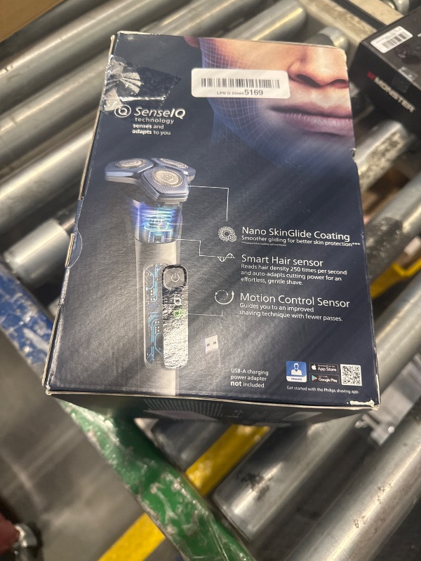 Philips Norelco Shaver Series 9400 Wet and Dry Electric Shaver, with ...