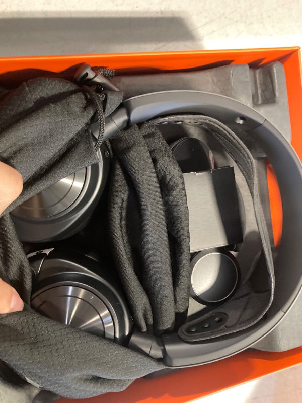 SteelSeries Arctis Nova Pro Wireless Multi-System Gaming Headset ...