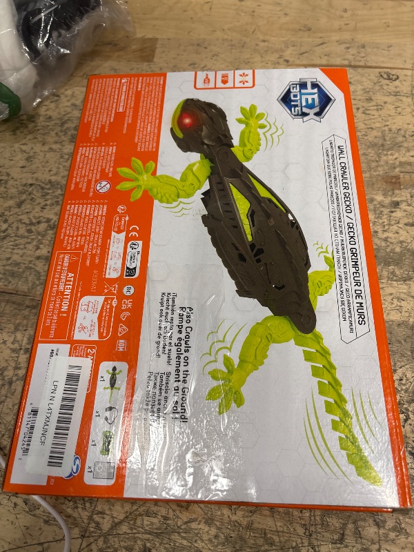 HEX BOTS Wall Crawler Gecko, Rechargeable Remote Control Robot Kids ... HEX BOTS Wall Crawler Gecko, Rechargeable Remote Control Robot Kids ...
