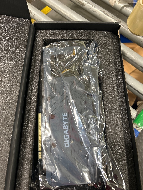 GIGABYTE Radeon RX 7600 XT Gaming OC 16G Graphics Card, 3X WINDFORCE ...