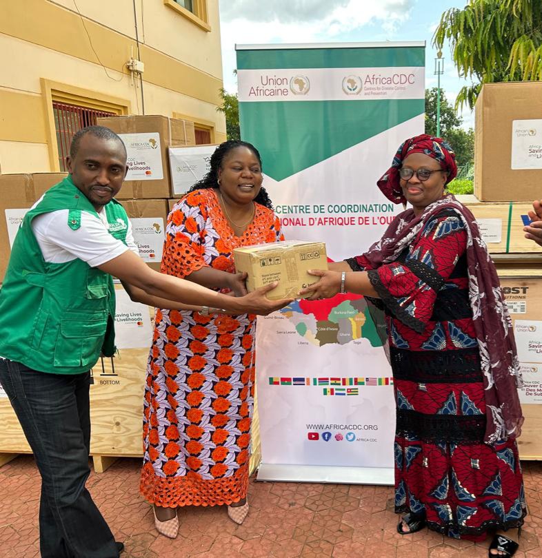 Mali - Africa CDC offre au ministère de la Santè des équipements d’une ...