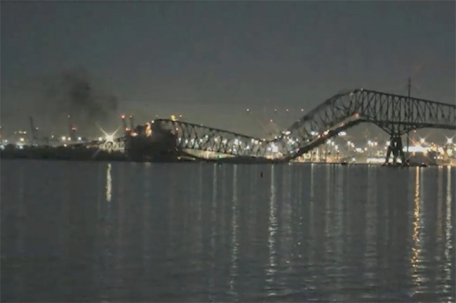 Major US bridge collapses after being hit by ‘Colombo-bound’ ship | The ...